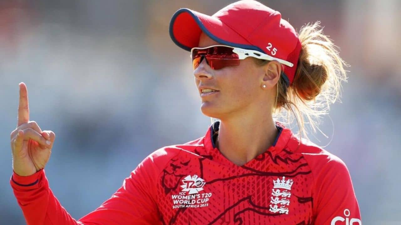 Top 10 Most Beautiful Women Cricketers in the World - Active Noon